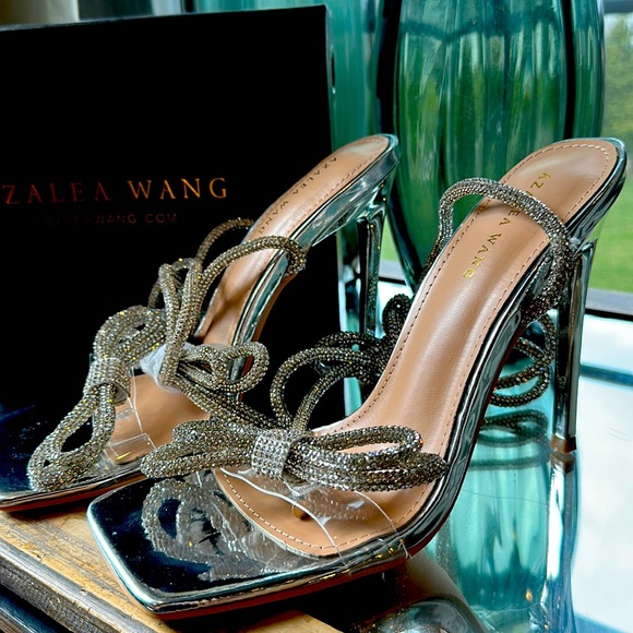 Azalea Wang | Shoes | Azalea Wang Drake Silver Size 7 Brand New | Poshmark